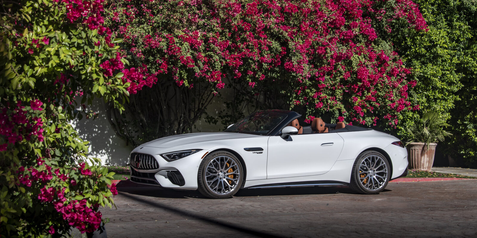 What Everyone Ought to Know About the 2022 Mercedes SL AMG - headlights.com